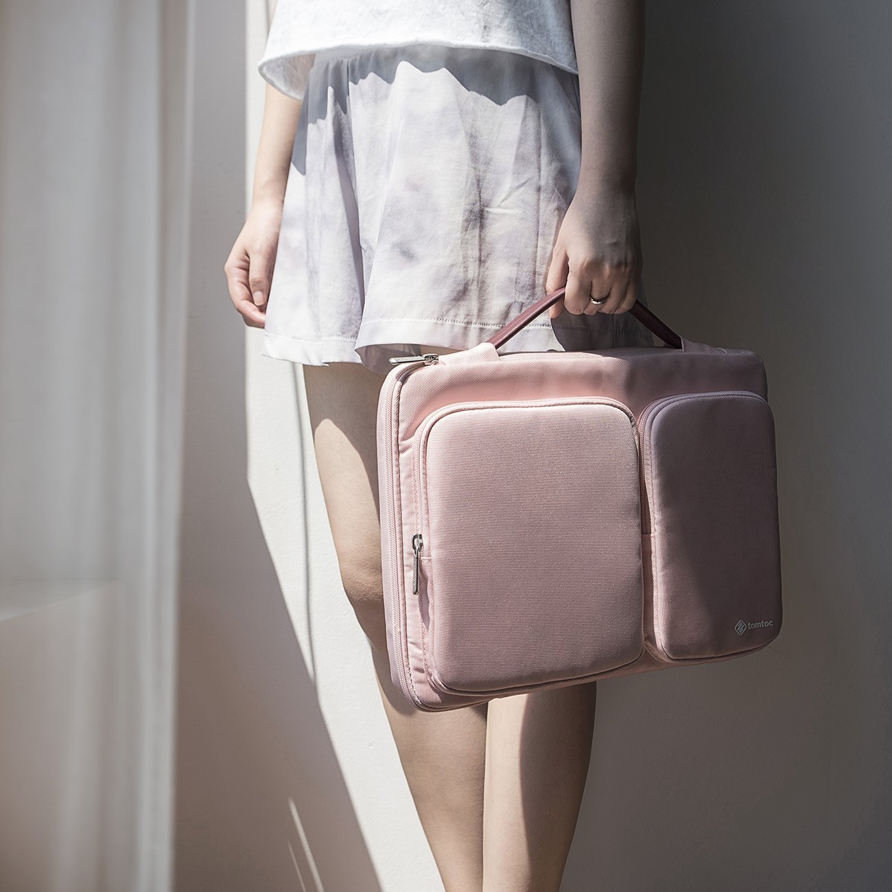 Tomtoc Laptop Çantası (13/13.5 inç) 5251